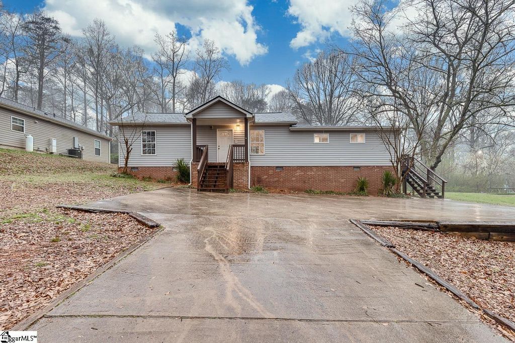 728 Tanner Road, Taylors, SC 29687, MLS #1521599 - Howard Hanna