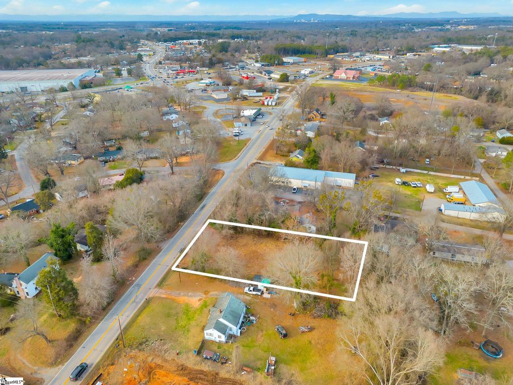 305 Donaldson Road, Greenville, SC 29605, MLS #1491540 - Allen Tate