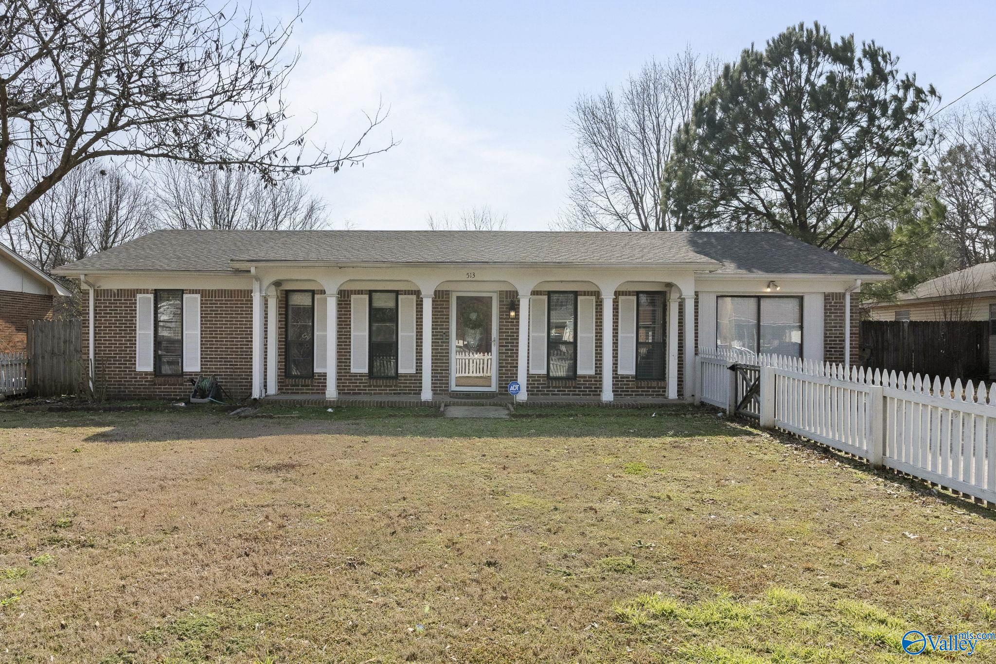 513 Denise Drive SW, Decatur, AL 35603 | MLS 21909105 | Listing ...