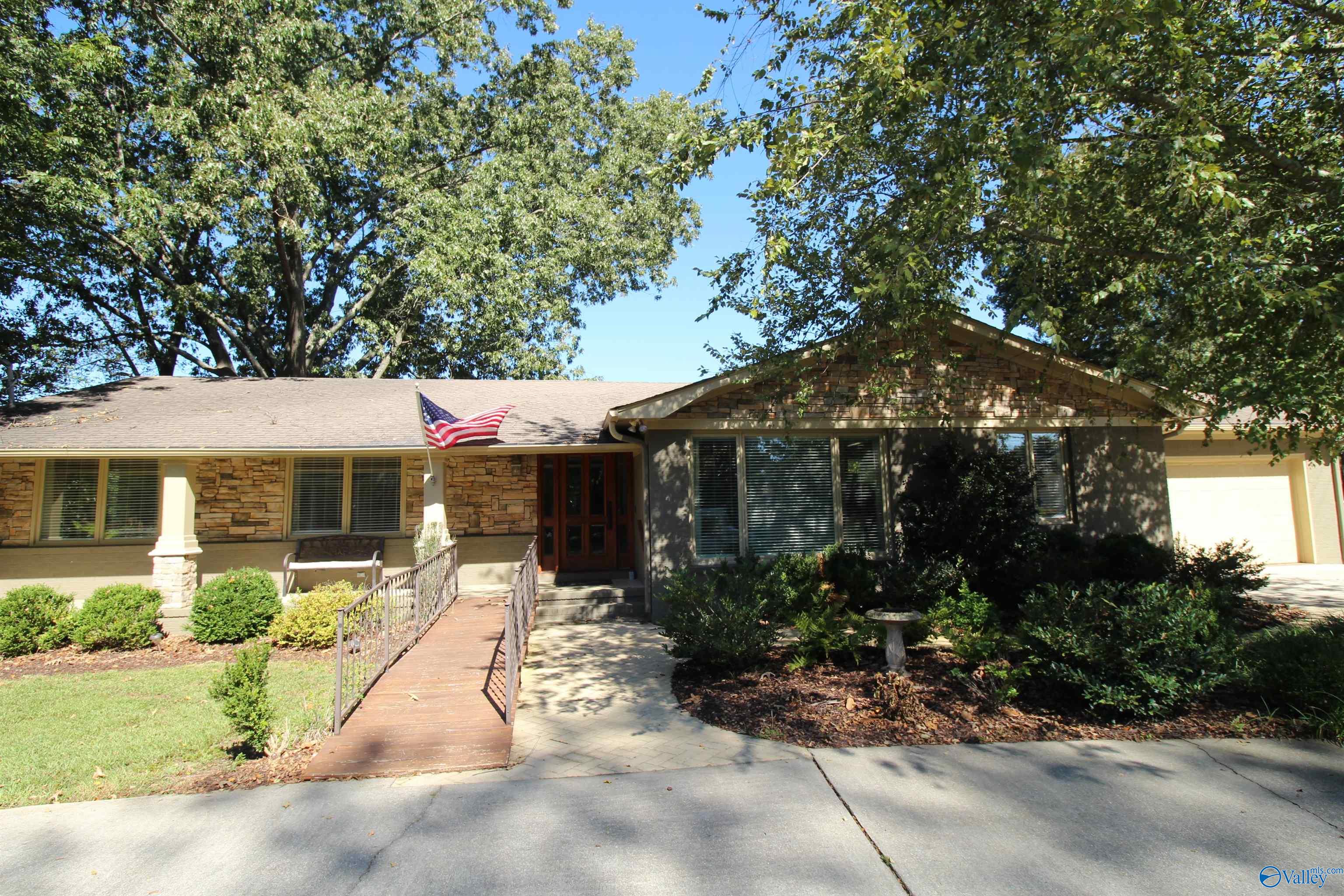 725 Lily Flagg Road SE, Huntsville, AL 35802 | MLS 21900473 | Listing ...