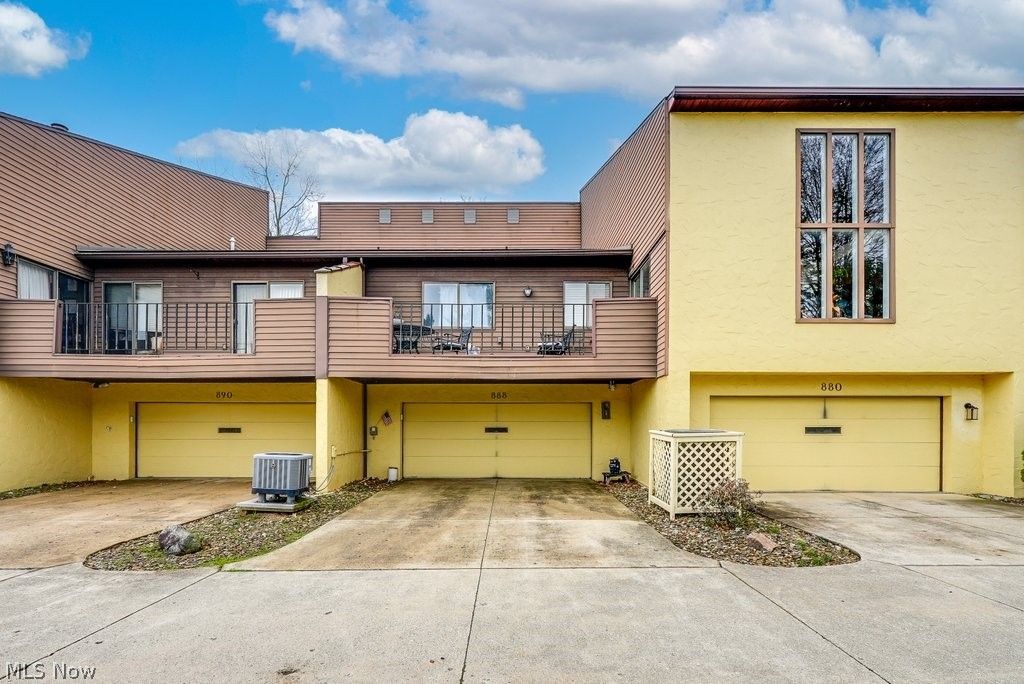 888 Hampton Ridge Drive, Akron, OH 44313, MLS #5028116 - Howard Hanna