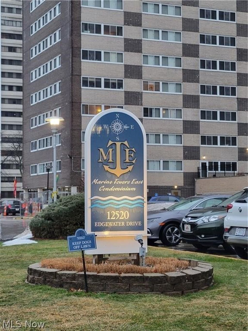 12520 Edgewater Drive 402, Lakewood, OH 44107, MLS #5039623 - Howard Hanna