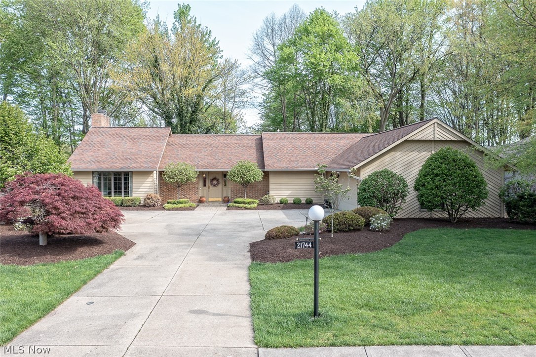 21744 Briar Bush Lane, Strongsville, OH 44149 | MLS 5030608 | Listing ...