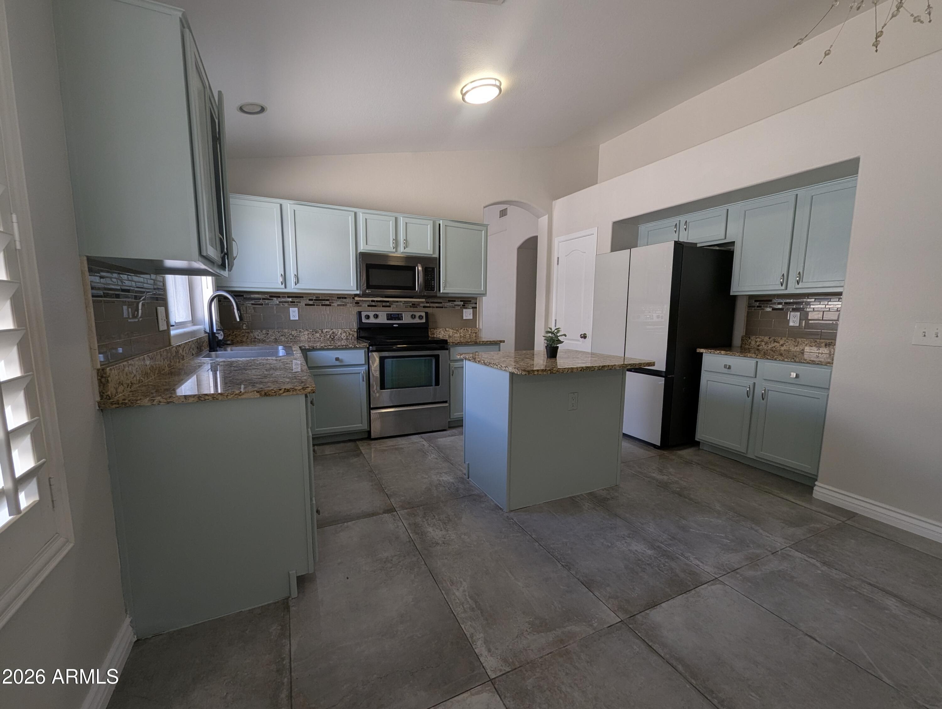 1094 W HEATHER AVE, GILBERT, AZ 85233 | REMAX