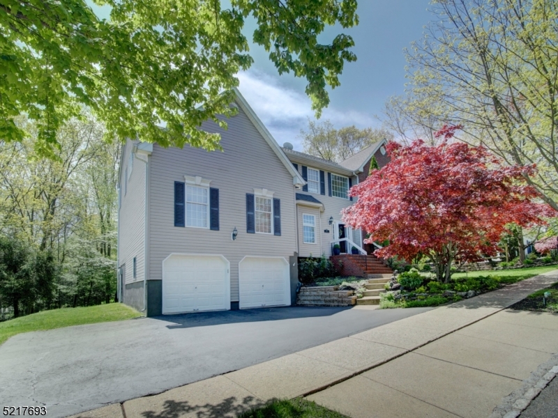 80 Fox Chase Ln | Claudia H. Sanchez