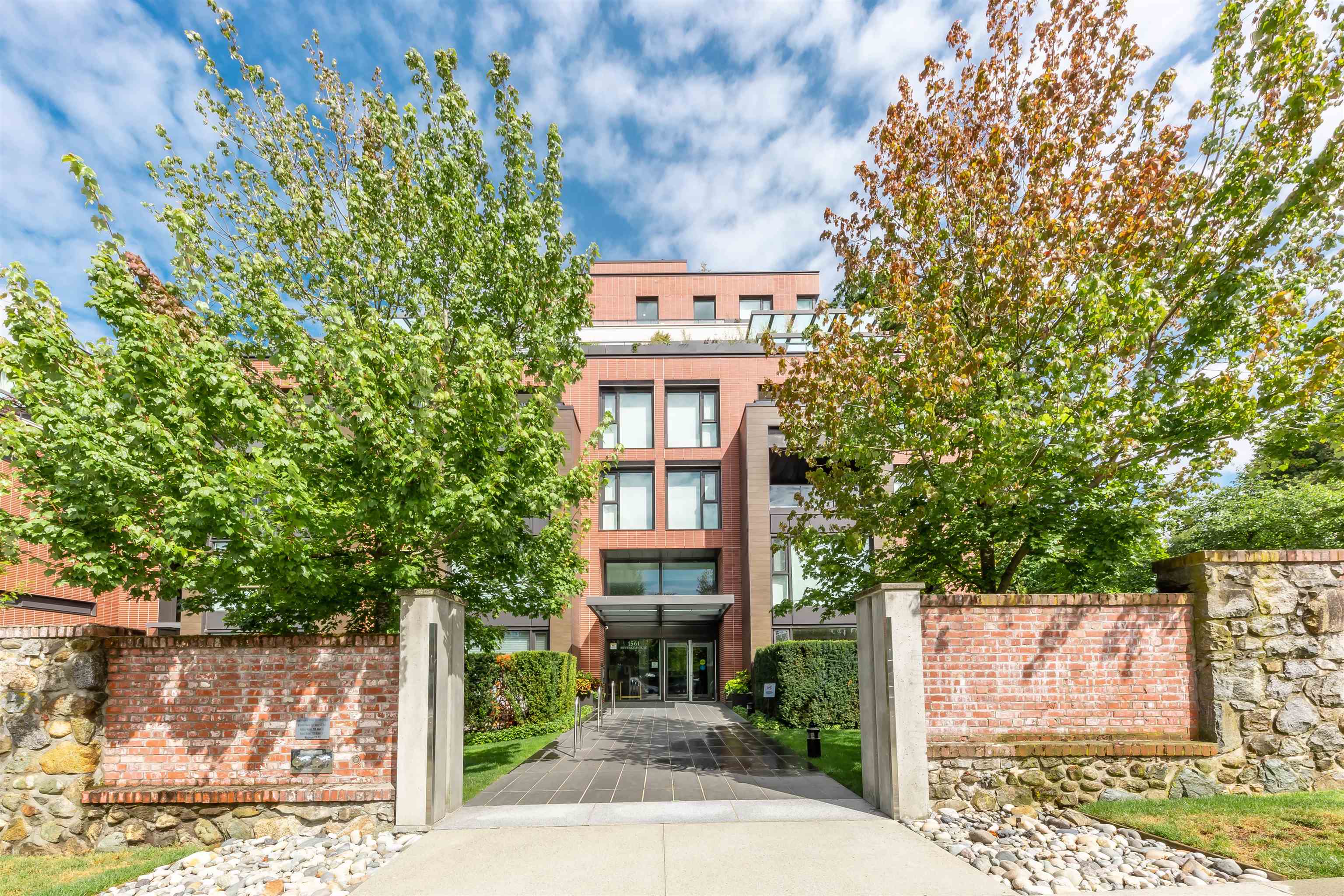 201-1561 W 57th Avenue, Beverly Wilshire, Vancouver | Condo for Sale in ...