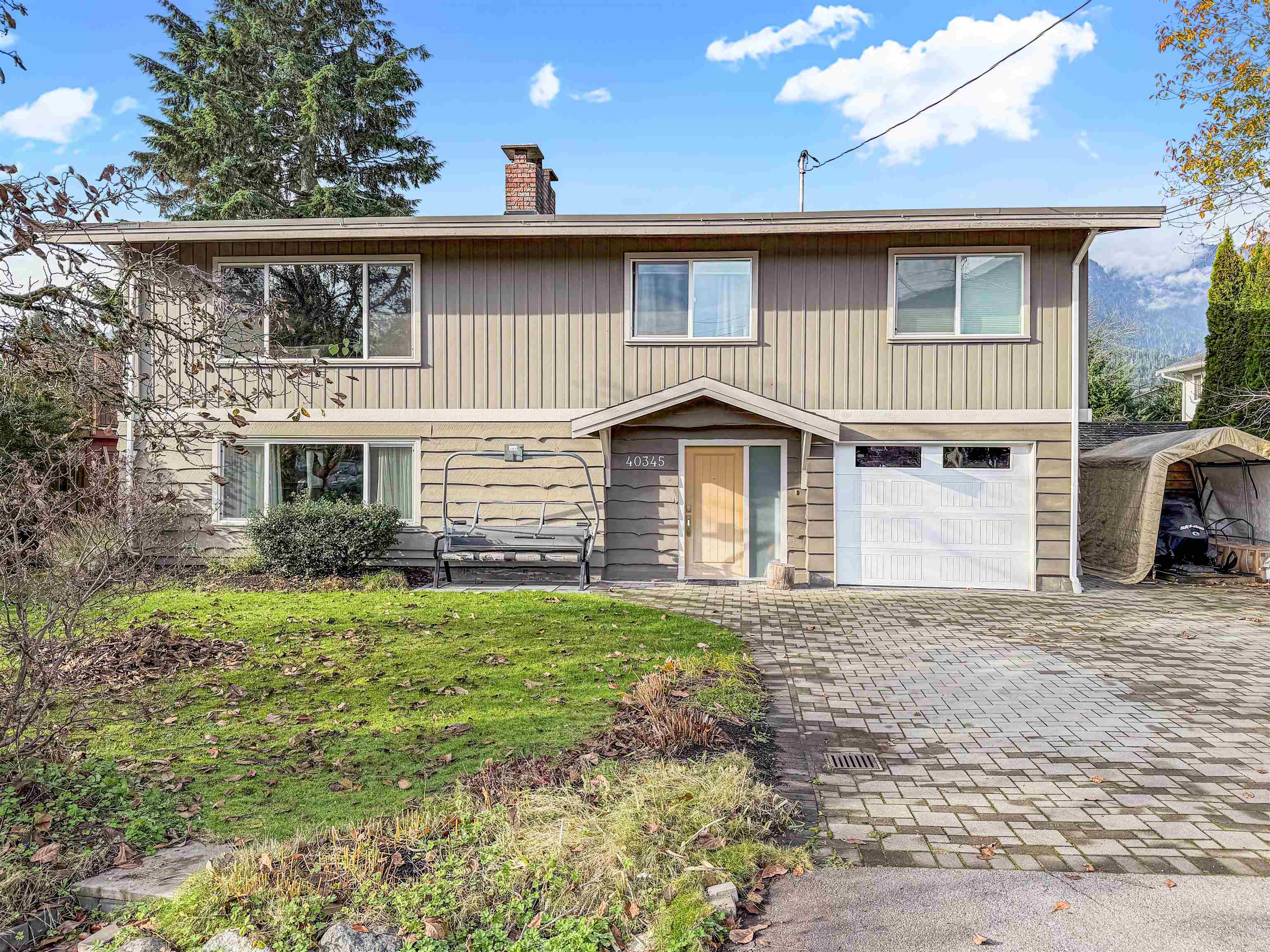 40345 Hood Road Squamish | House for Sale in Squamish | R3068207 | rennie