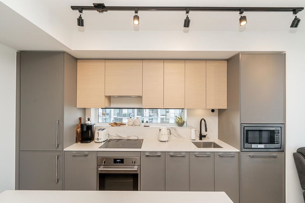 2604-13725 George Junction Jct, Plaza One, Surrey | Condo for Sale in Surrey | R3061931 | rennie