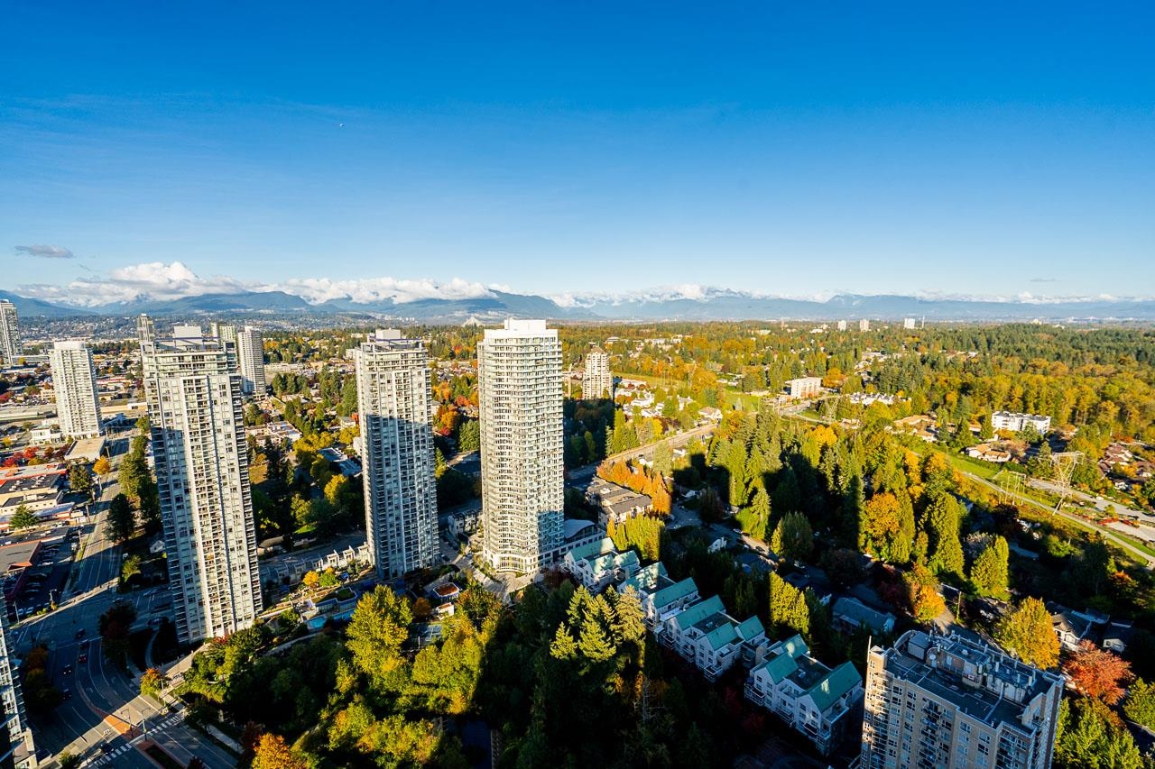 2604-13725 George Junction Jct, Plaza One, Surrey | Condo for Sale in Surrey | R3061931 | rennie