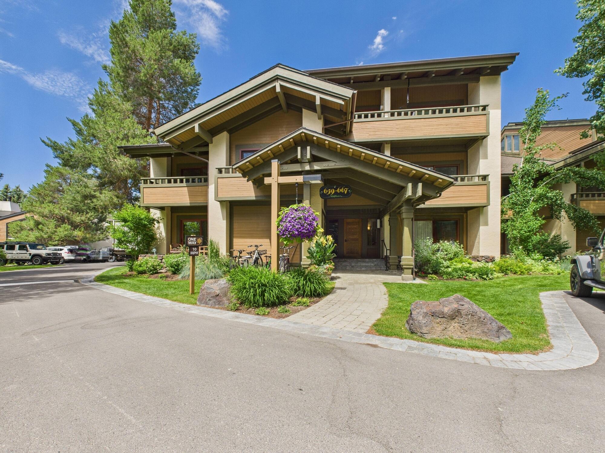 Sun Valley Homes for Sale | searchsunvalleyhomes.com