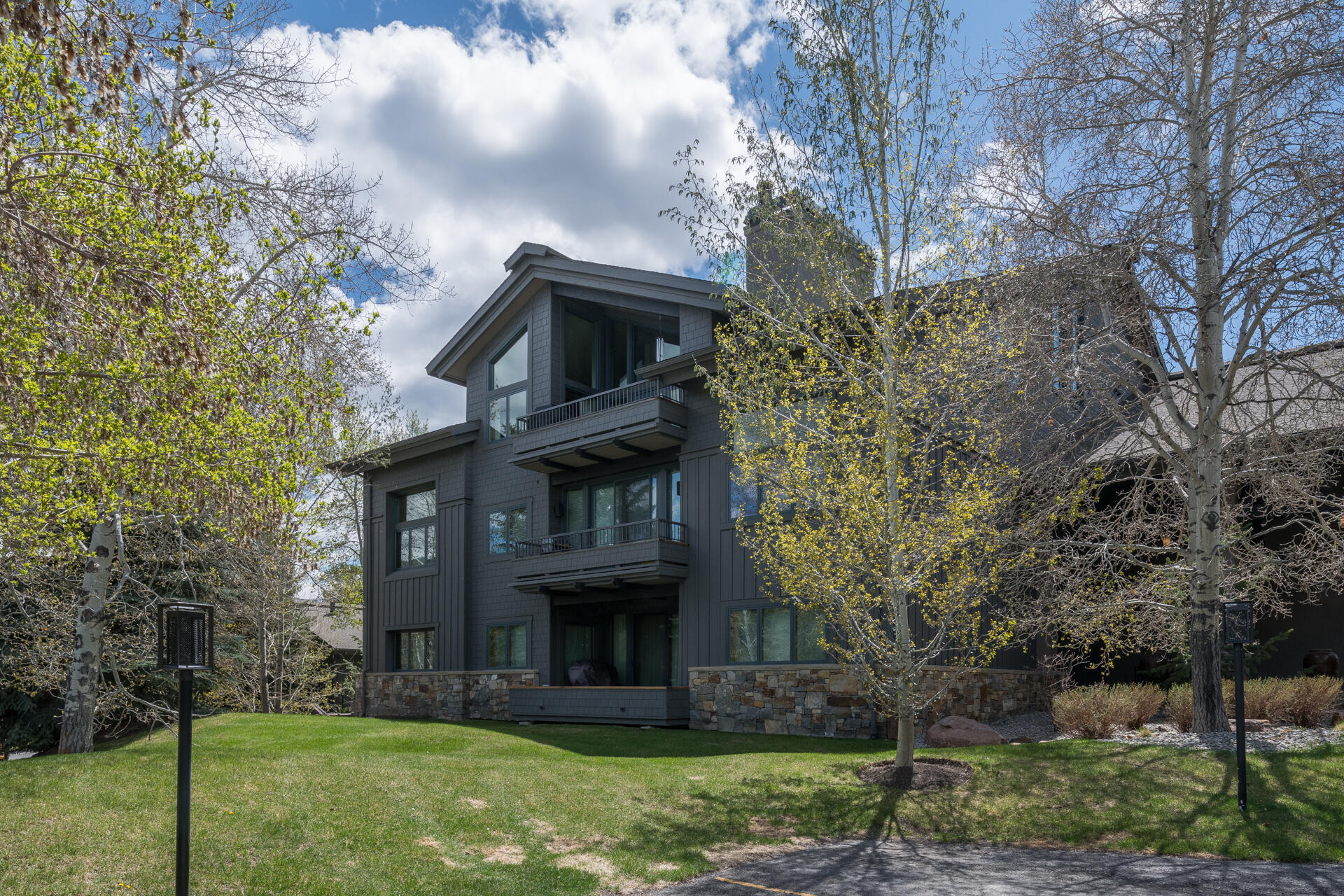 Sun Valley Homes for Sale | searchsunvalleyhomes.com