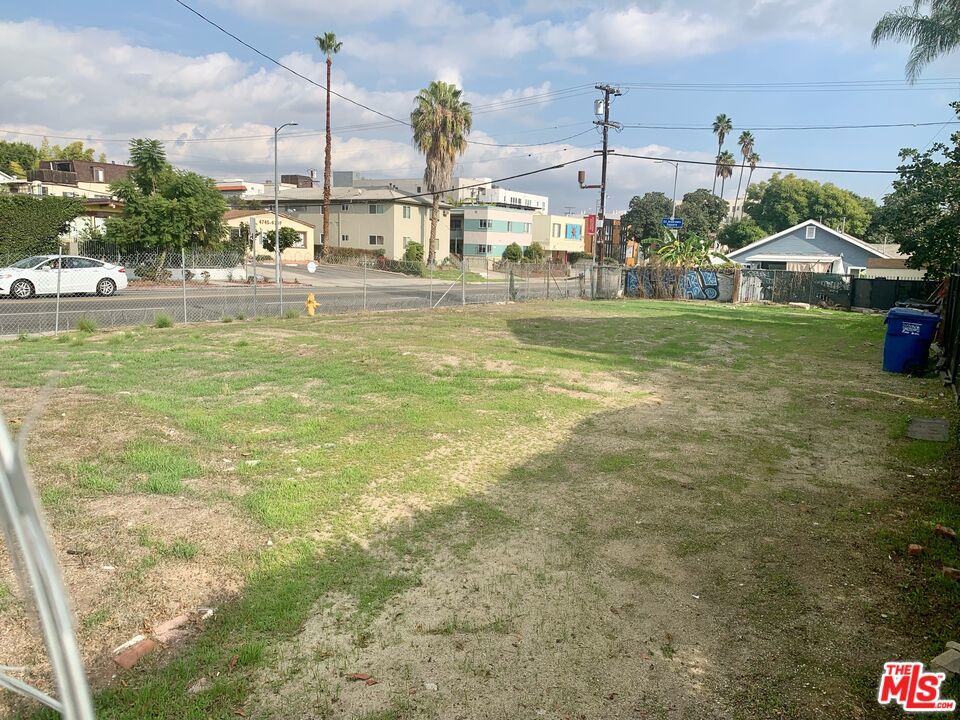 250 N WILTON PL, LOS ANGELES, CA 90004 | REMAX