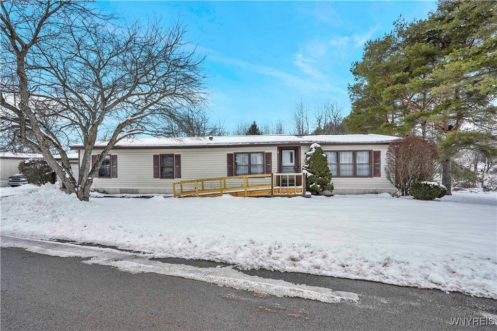 22 Southview Drive, Arcade, NY 14009, MLS #B1582418 - Howard Hanna