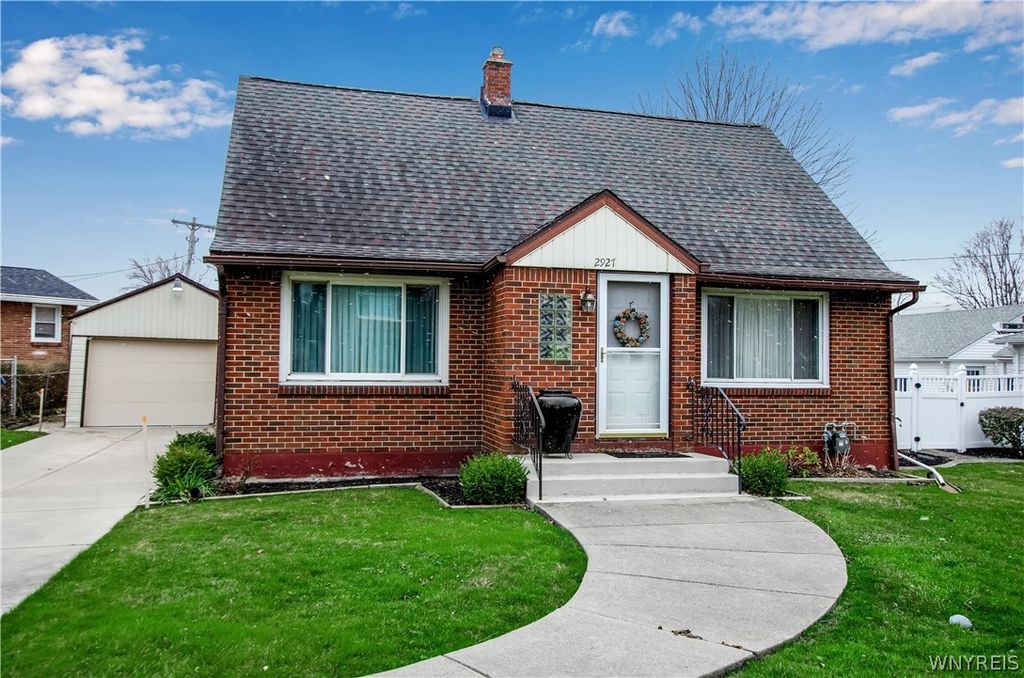 2927 Shenandoah Drive, Hamburg, NY 14075, MLS #B1527787 - Howard Hanna