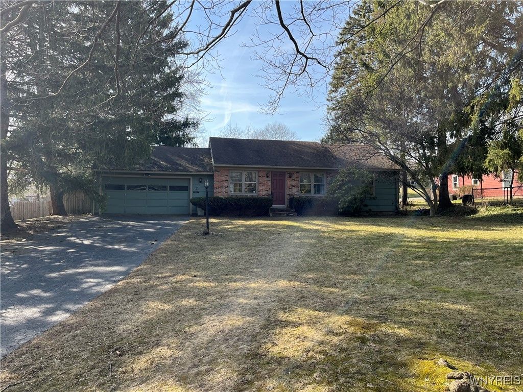 2 Manor Hill Drive, Perinton, NY 14450, MLS #B1593266 - Howard Hanna