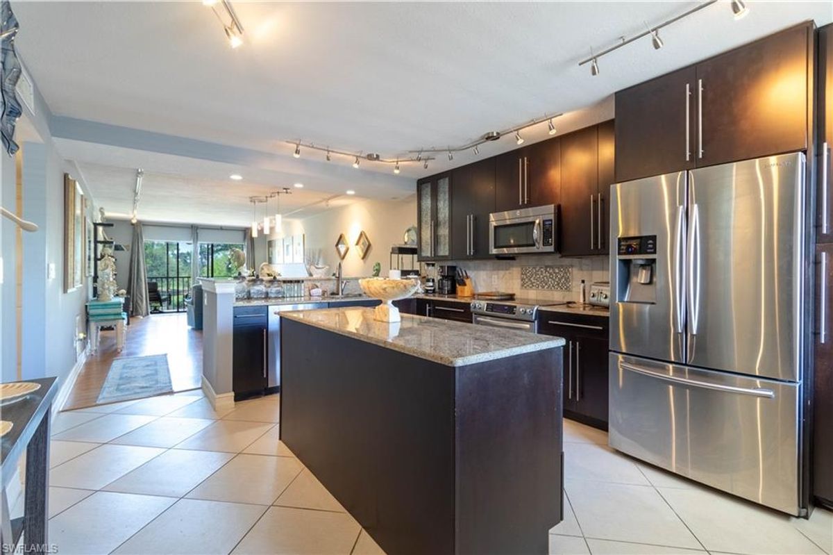 5535 Rattlesnake Hammock Rd Apt 205, Naples, FL 34113 for sale - Stessa