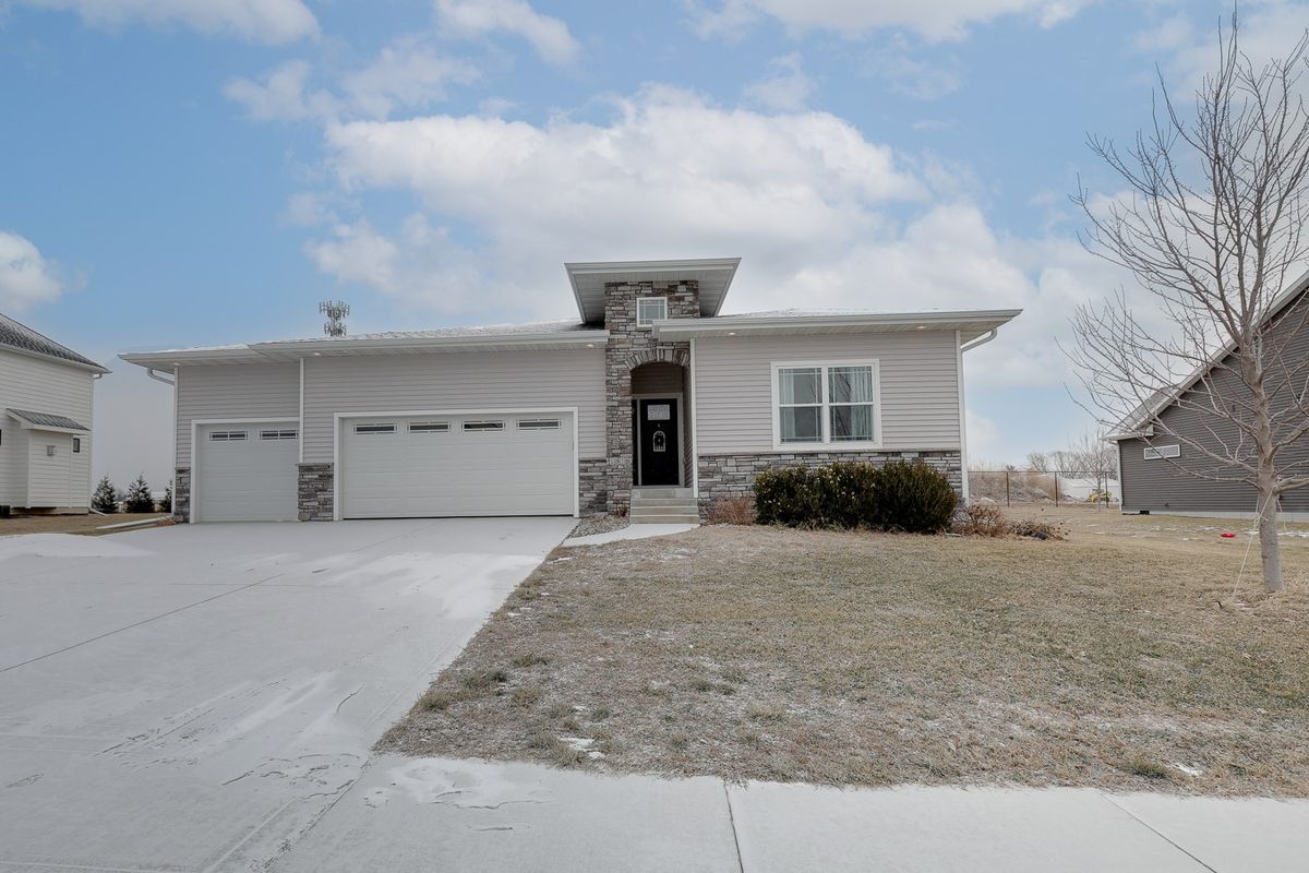 1818 Lakeview Dr, Pella, IA 50219 for sale - Stessa