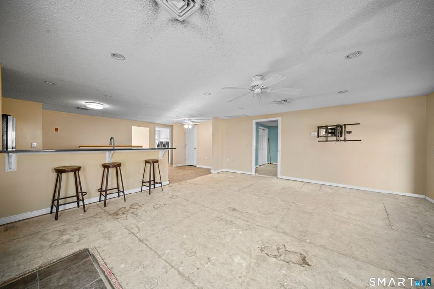 30 Jackson St, Windsor Locks, CT 06096 for sale - Stessa