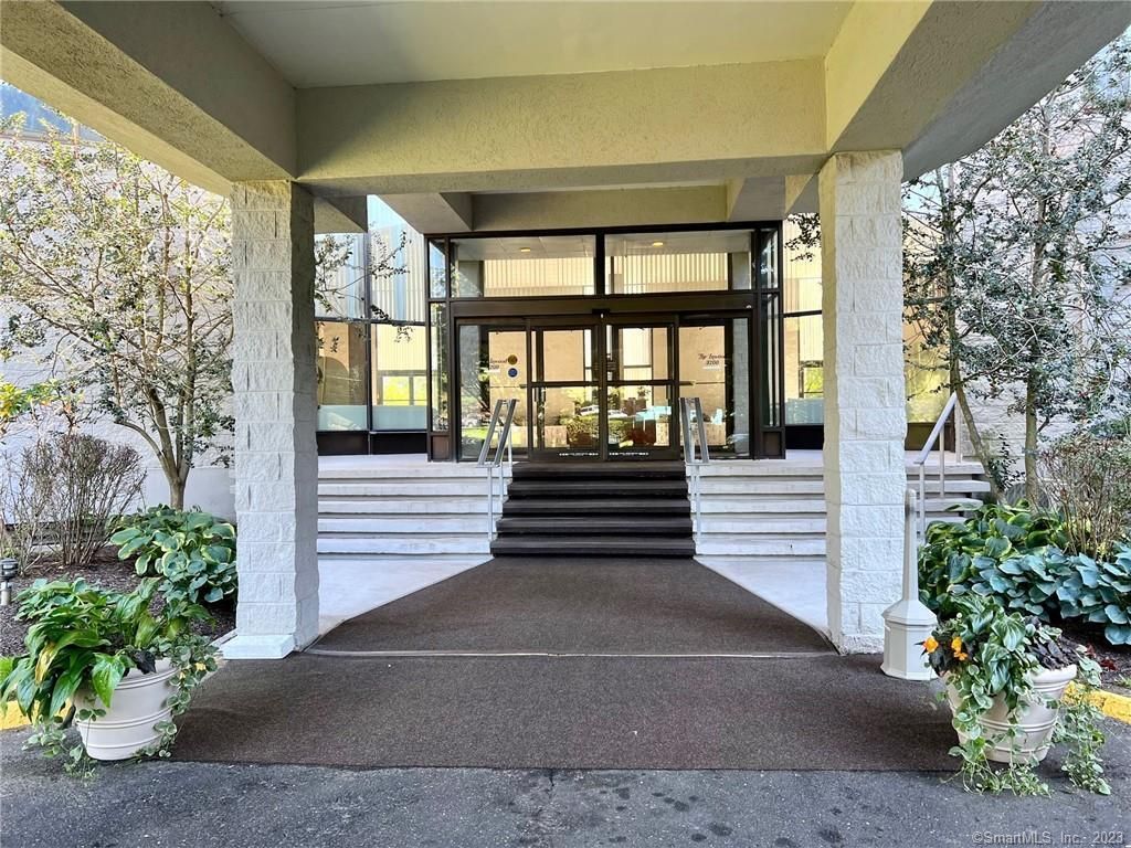 3200 Park Avenue 2D2, Bridgeport, CT 06604, MLS #170601866 - Howard Hanna