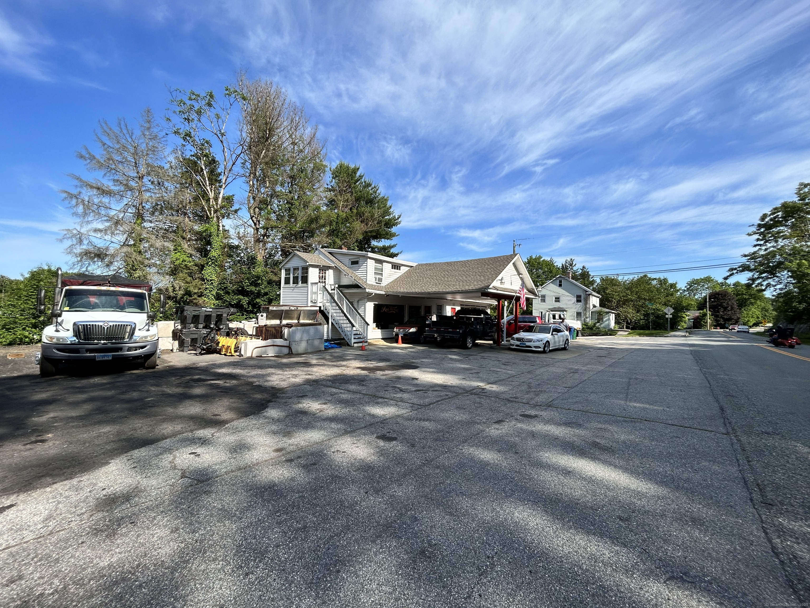 73 Old Norwich Road, Waterford CT Real Estate Listing | exitrealty.com®
