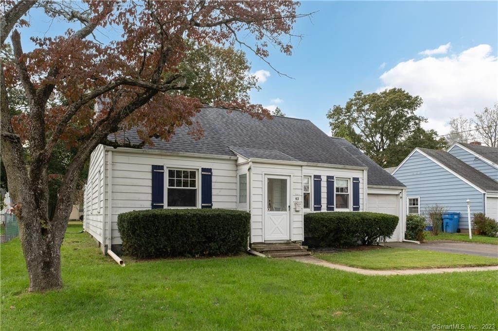 62 Hayward Road, Hamden, CT 06514, MLS #170601905 - Howard Hanna