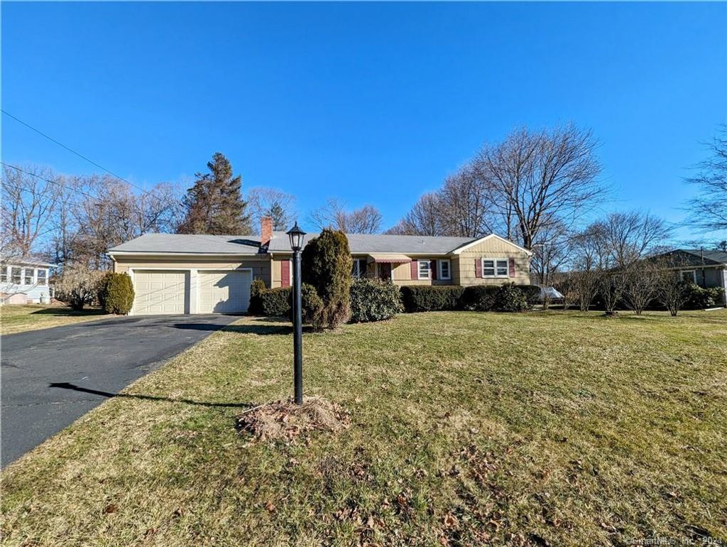 15 Valley Stream Drive, Danbury, CT 06811, MLS #170622368 - Howard Hanna 15 Valley Stream Drive, Danbury, CT 06811, MLS #170622368 - Howard Hanna