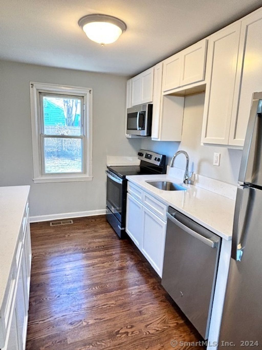 388 Queen Street, Bridgeport, CT 06606, MLS #24005911 - Howard Hanna