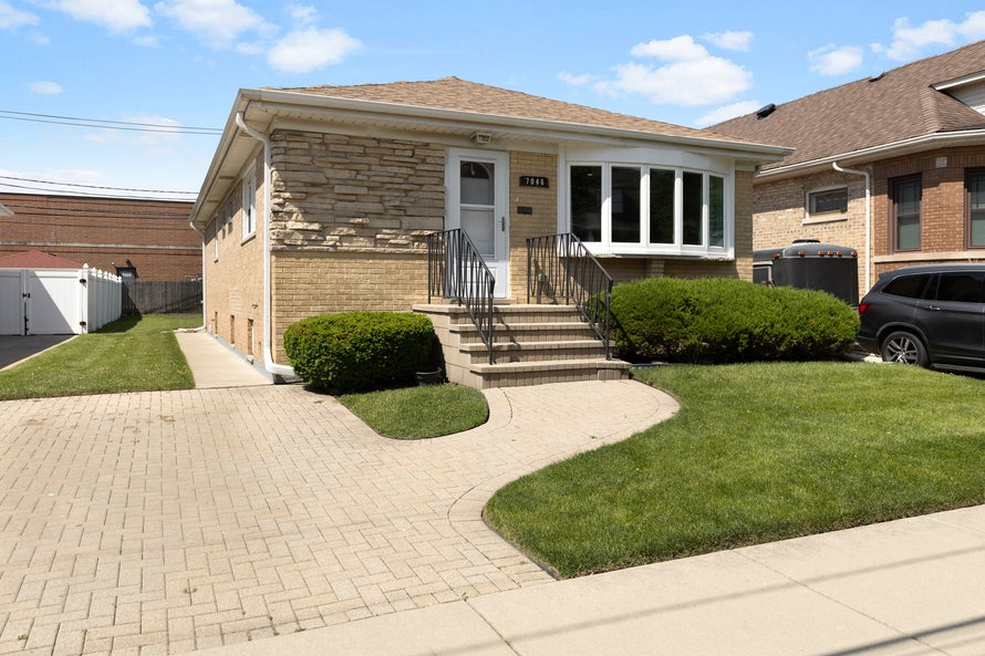 7046 N Franks Ave, Niles, IL 60714 for sale - Stessa