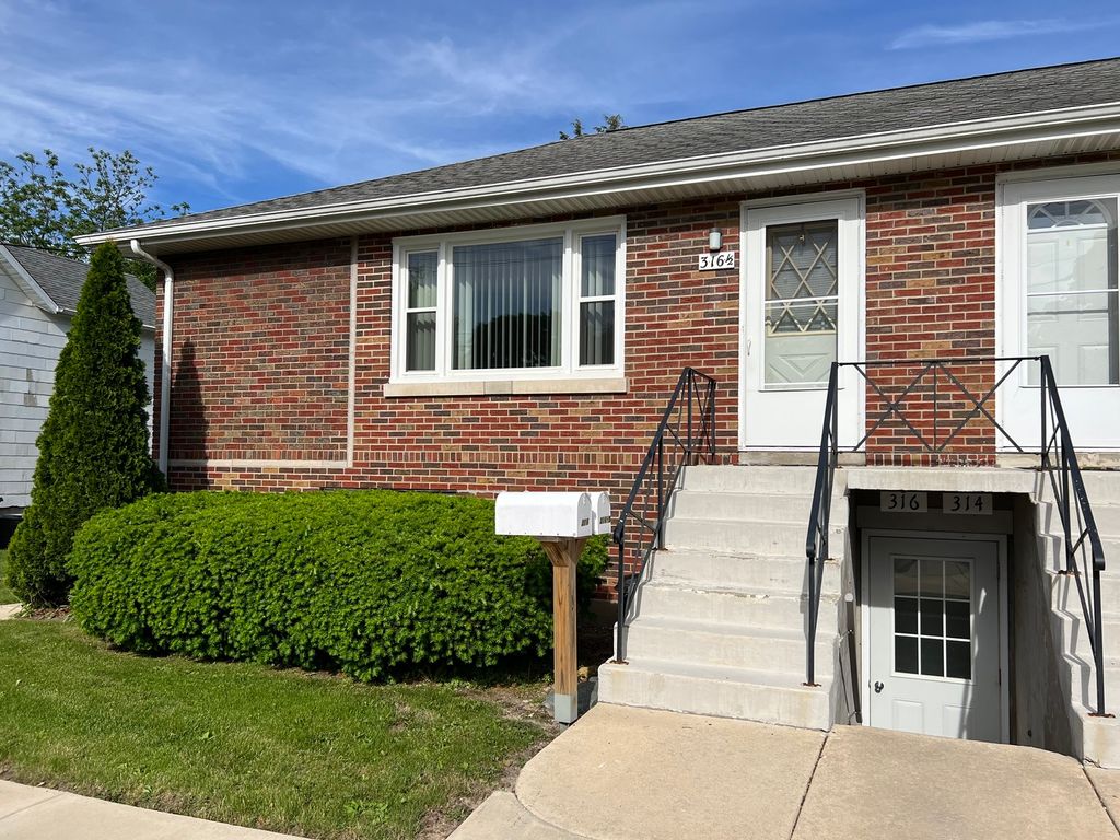 316 & 1/2 N Locust Street Unit 316, Sycamore, IL 60178 | MLS 12403896 | Listing Information ...
