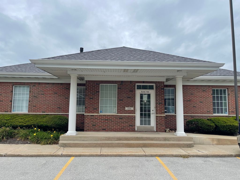 2504 Galen Drive Unit 104, Champaign, IL 61821 | MLS 12454743 | Listing ...