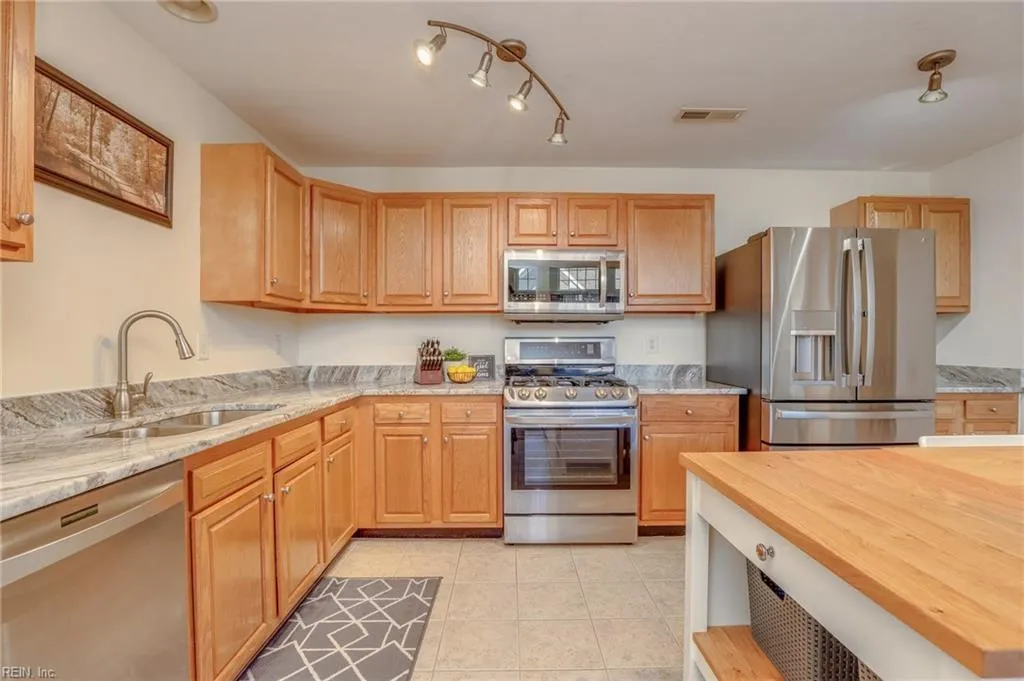 3413275081.jpeg?format=webp