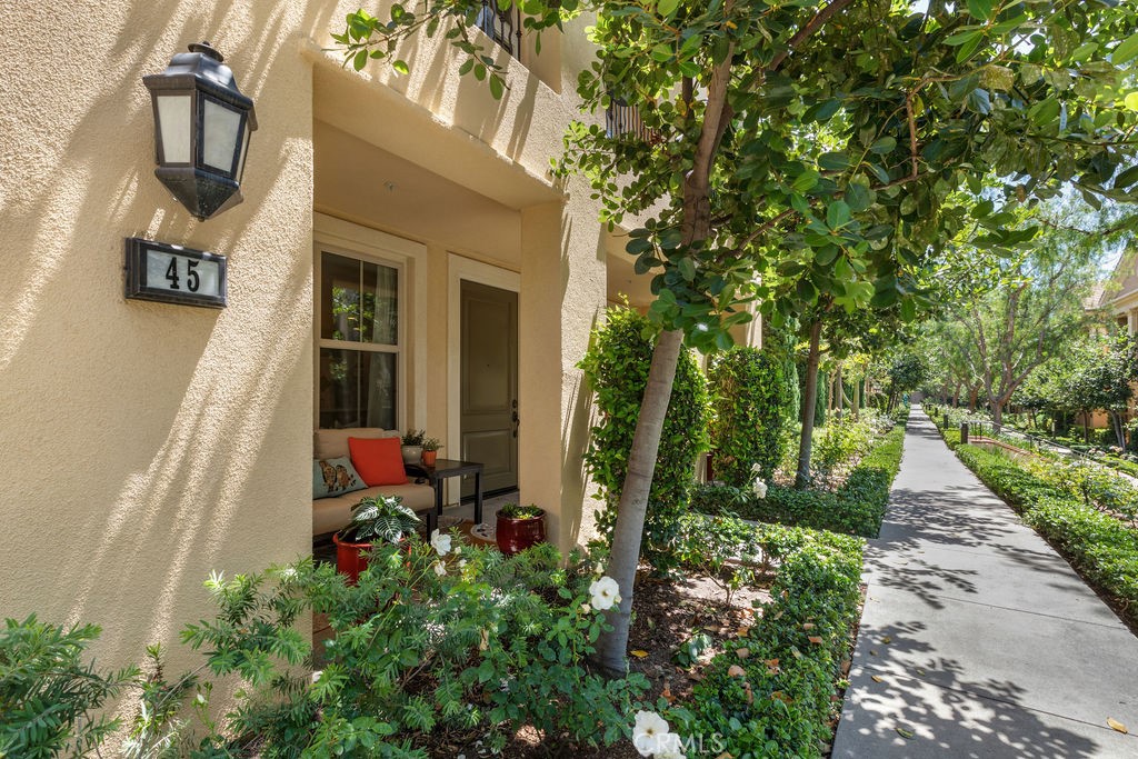 45 Mayfair Irvine | Condo for Sale in Irvine | PW22117956 | rennie