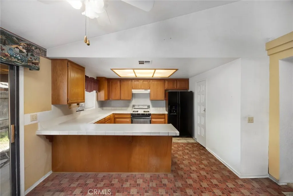 6910 Safflower Ct, Bakersfield, CA 93313 - MLS SR25273551 - Berkshire ...