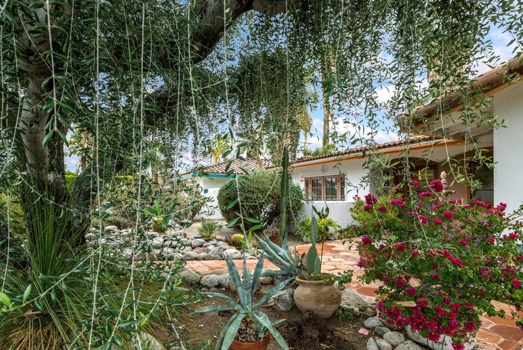 455 E Hokona Palm Springs | House for Sale in Palm Springs ...