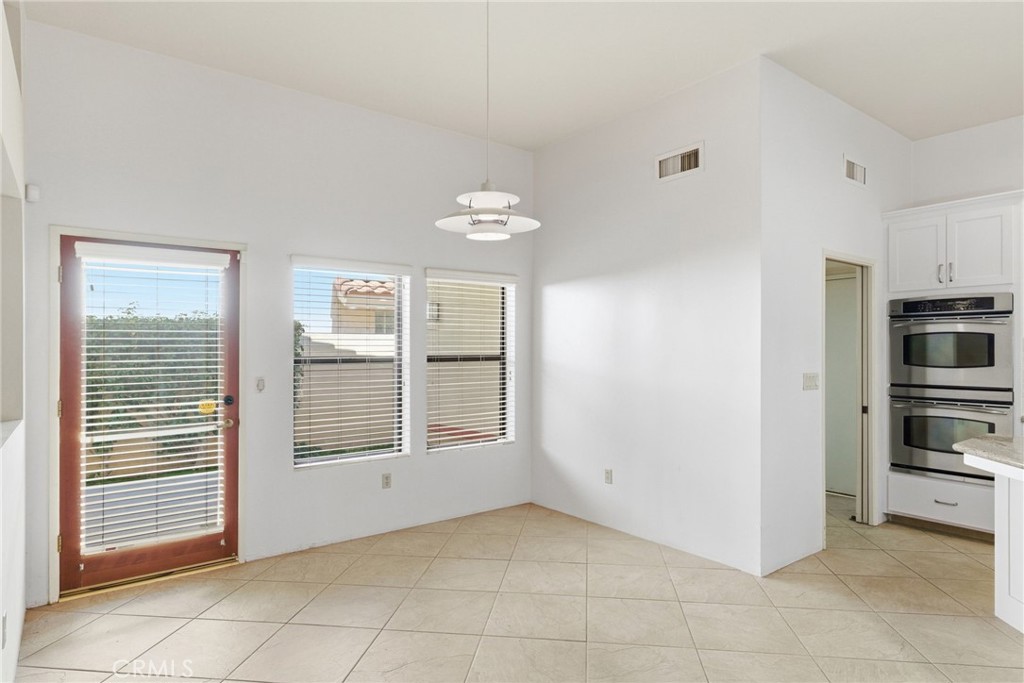 7313 CALLE LOS MANZANOS, BAKERSFIELD, CA 93309 | REMAX