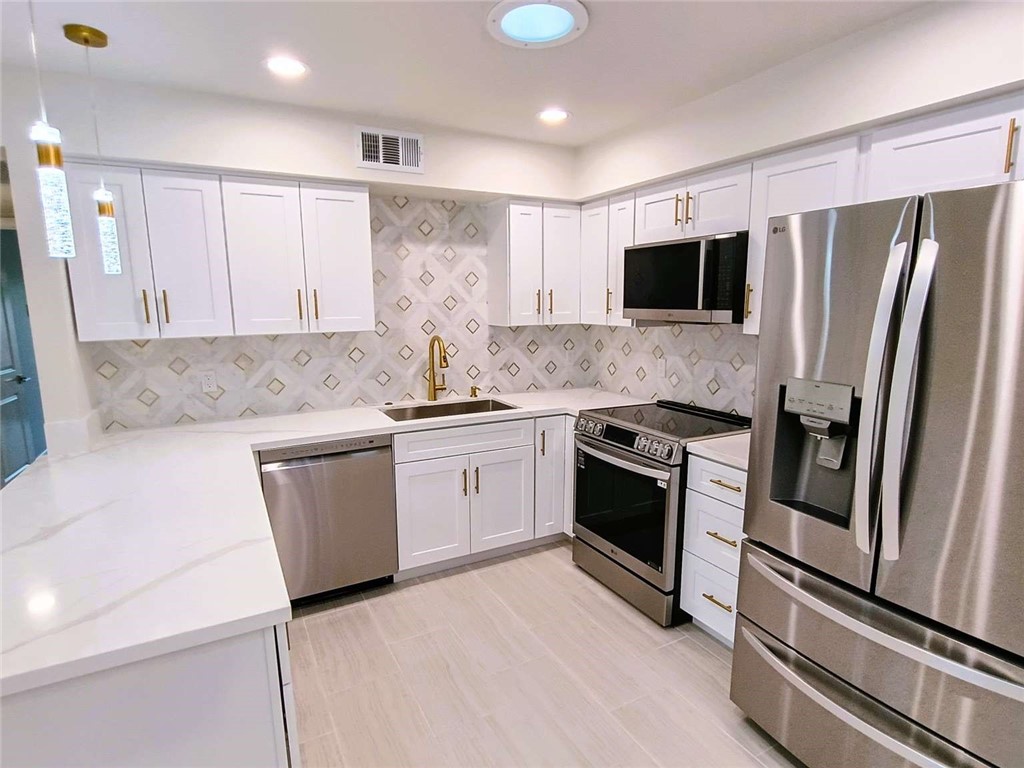 3028 Sunflower E Circle, Palm Springs CA Real Estate Listing ...