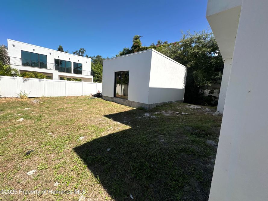 1731 Siesta Dr, Sarasota, FL 34239 for sale - Stessa