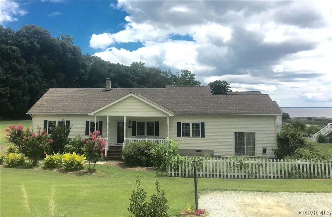 2406034733.jpeg?format=webp