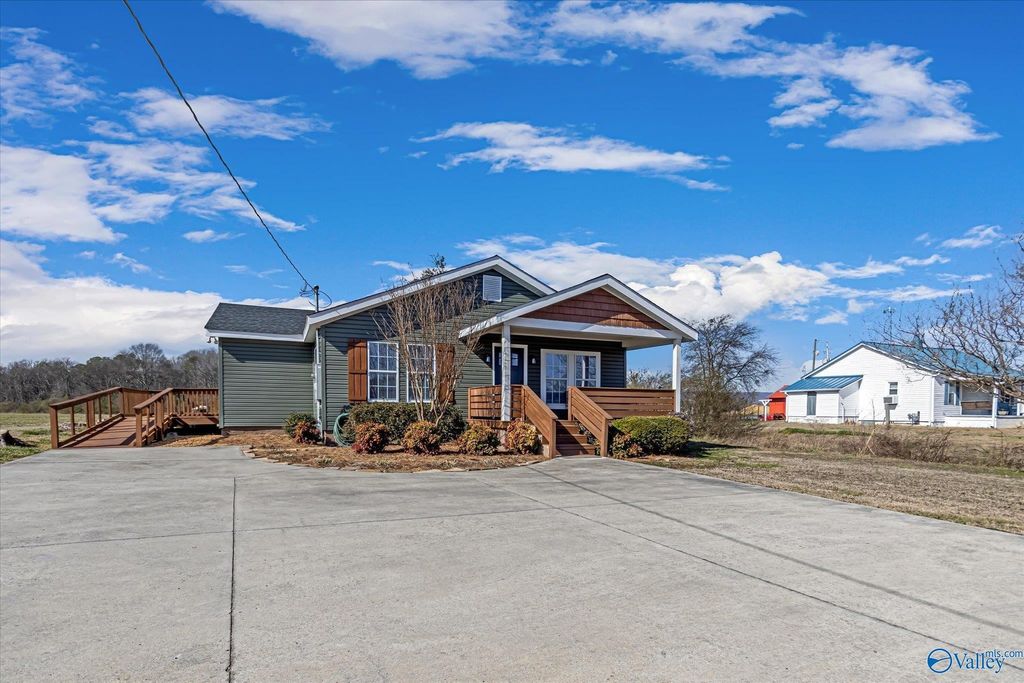 9064 Highway 431 S, Owens Cross Roads, AL 35763 | MLS 3115598 | Listing ...