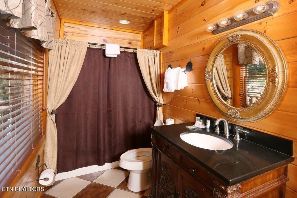 1106 Black Bear Cub Way, Sevierville, TN 37862 | MLS 3075310 | Listing ...