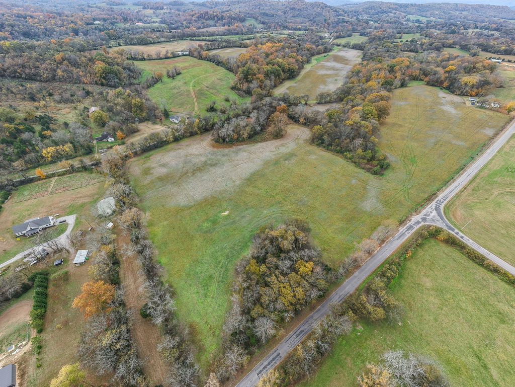 6 Craig Bridge Rd, Williamsport, TN 38487 | MLS 3065118 | Listing ...