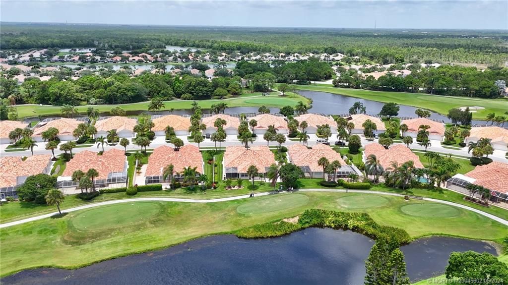 8285 SE Double Tree Drive, Hobe Sound, FL 33455 | MLS M20045602 ...