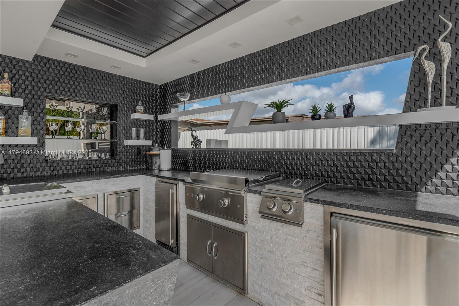 2901 Village Green Dr, Miami, FL 33175, US | Buy, Sell, Rent, Analyze