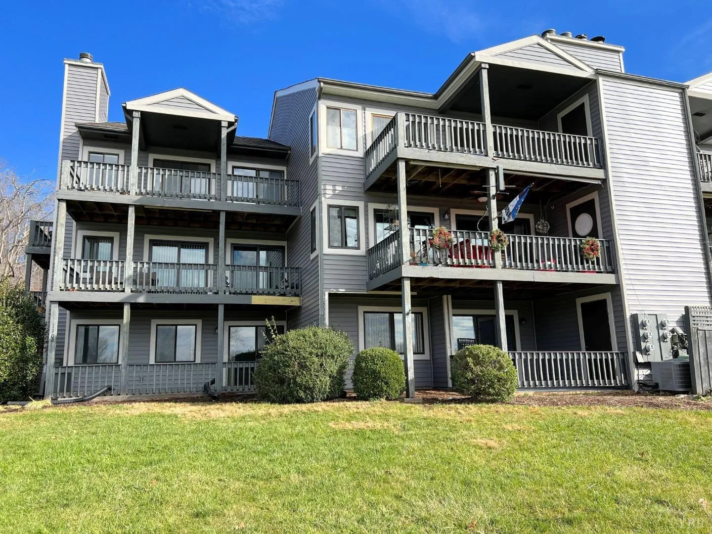 4273504542.jpeg?format=webp