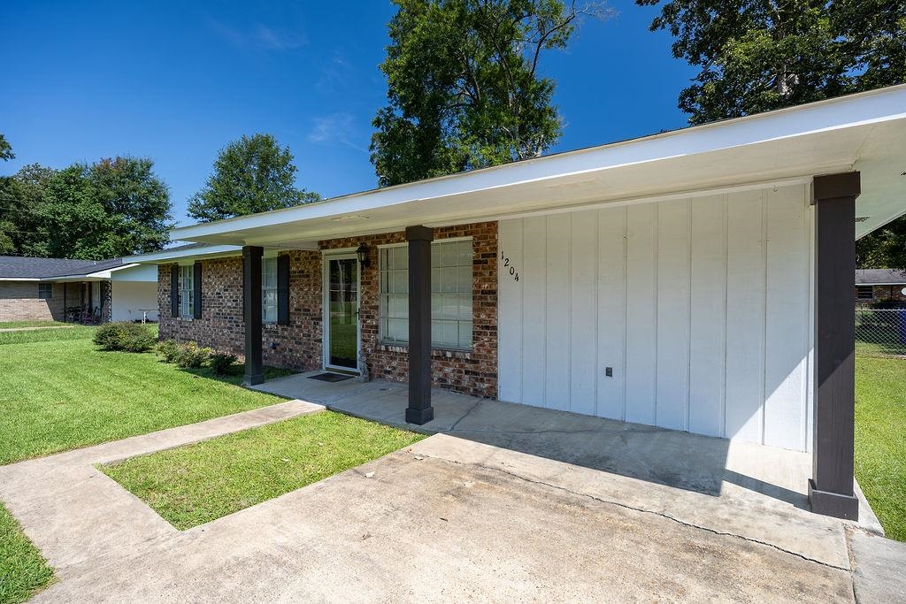1204 Hummingbird Lane, Oakdale LA Real Estate Listing | exitrealty.com®