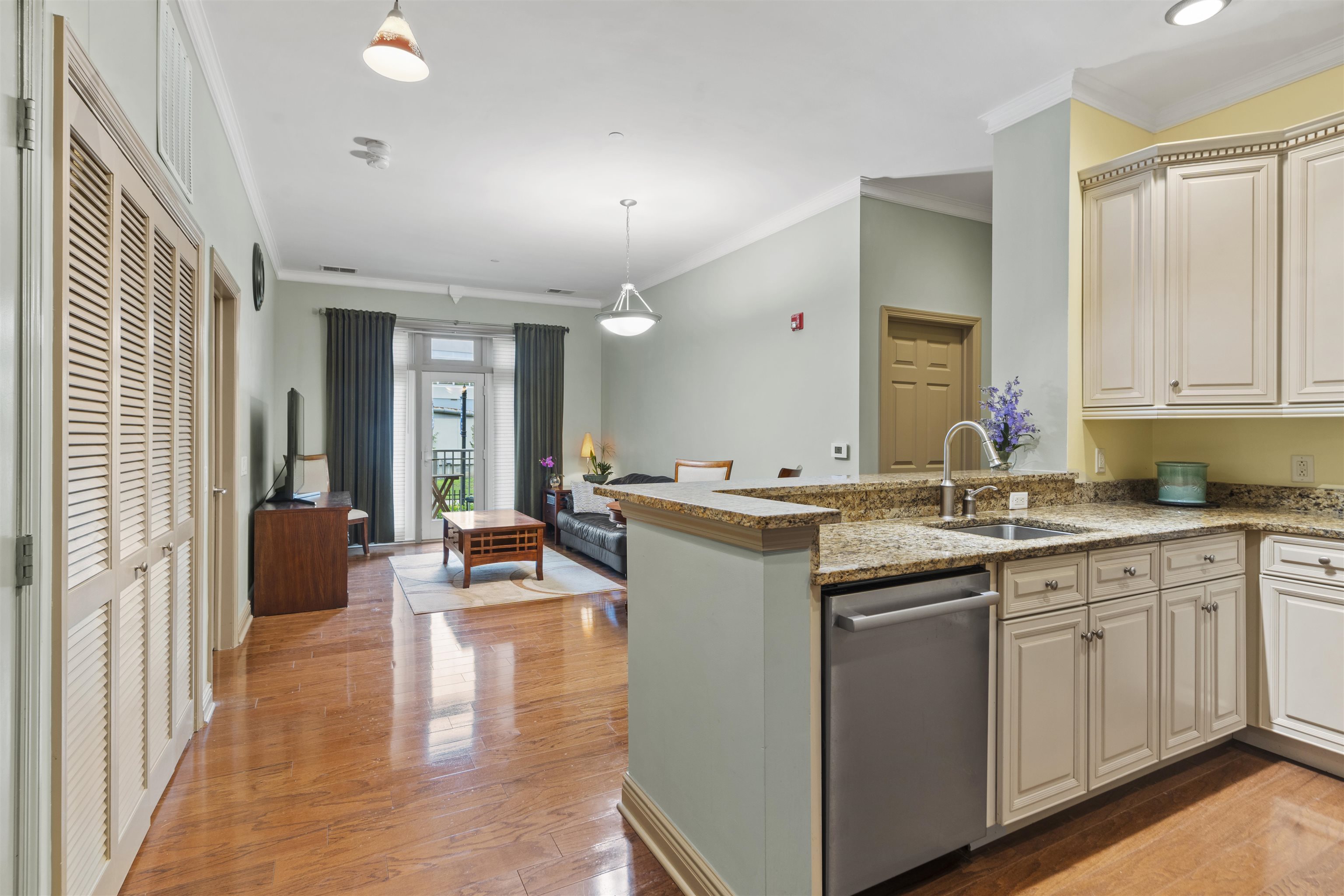 7400 River Rd #120 For Sale, North Bergen, NJ 07047 Condo | ByOwner