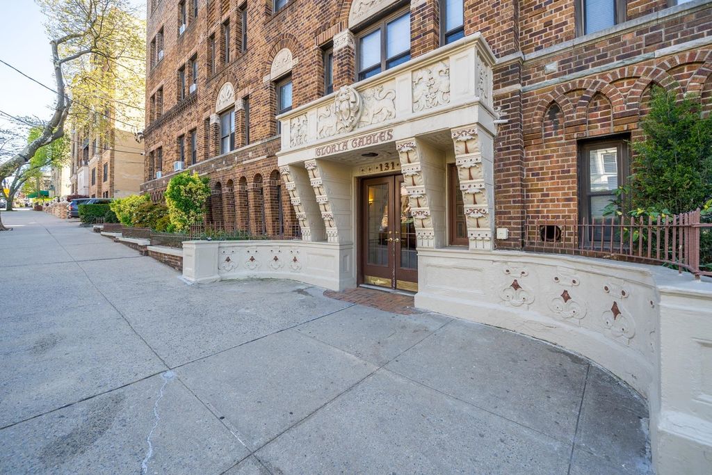 131 KENSINGTON AVE B7, Jersey City, NJ 07304, MLS #230000410 - Howard Hanna