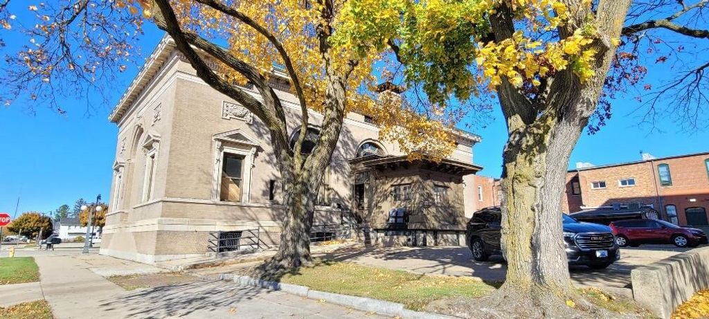 125 6th Avenue, Menominee, MI 49858 | MLS 802707869104 | Listing ...