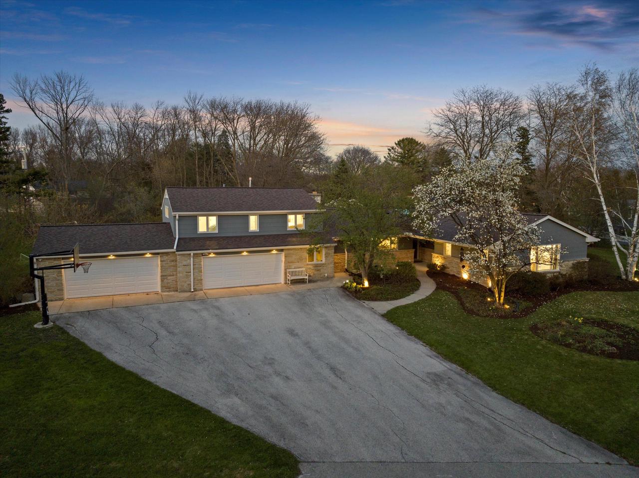 9010 N Tennyson Dr, Bayside, WI 53217, US | Buy, Sell, Rent, Analyze