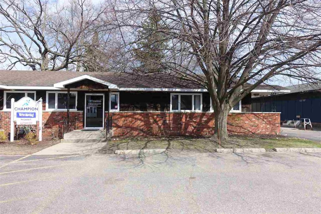 3049 Michigan Avenue, Stevens Point, WI 54481 | MLS 304580644827 ...